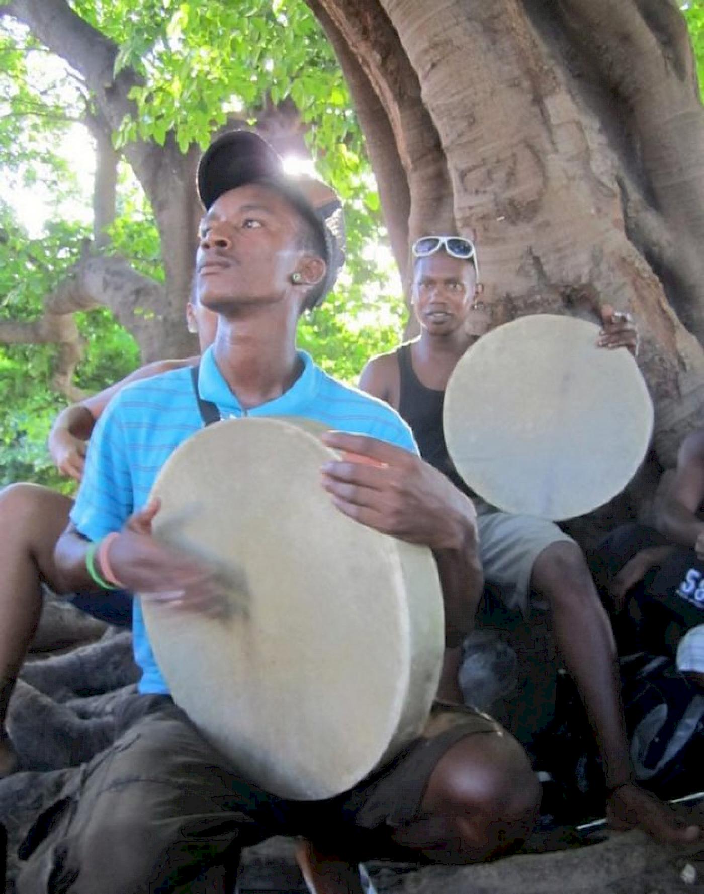 Mauravann (Mauritius) Ravanne und Sega-Rhythmen aus dem Indischen Ozean ...